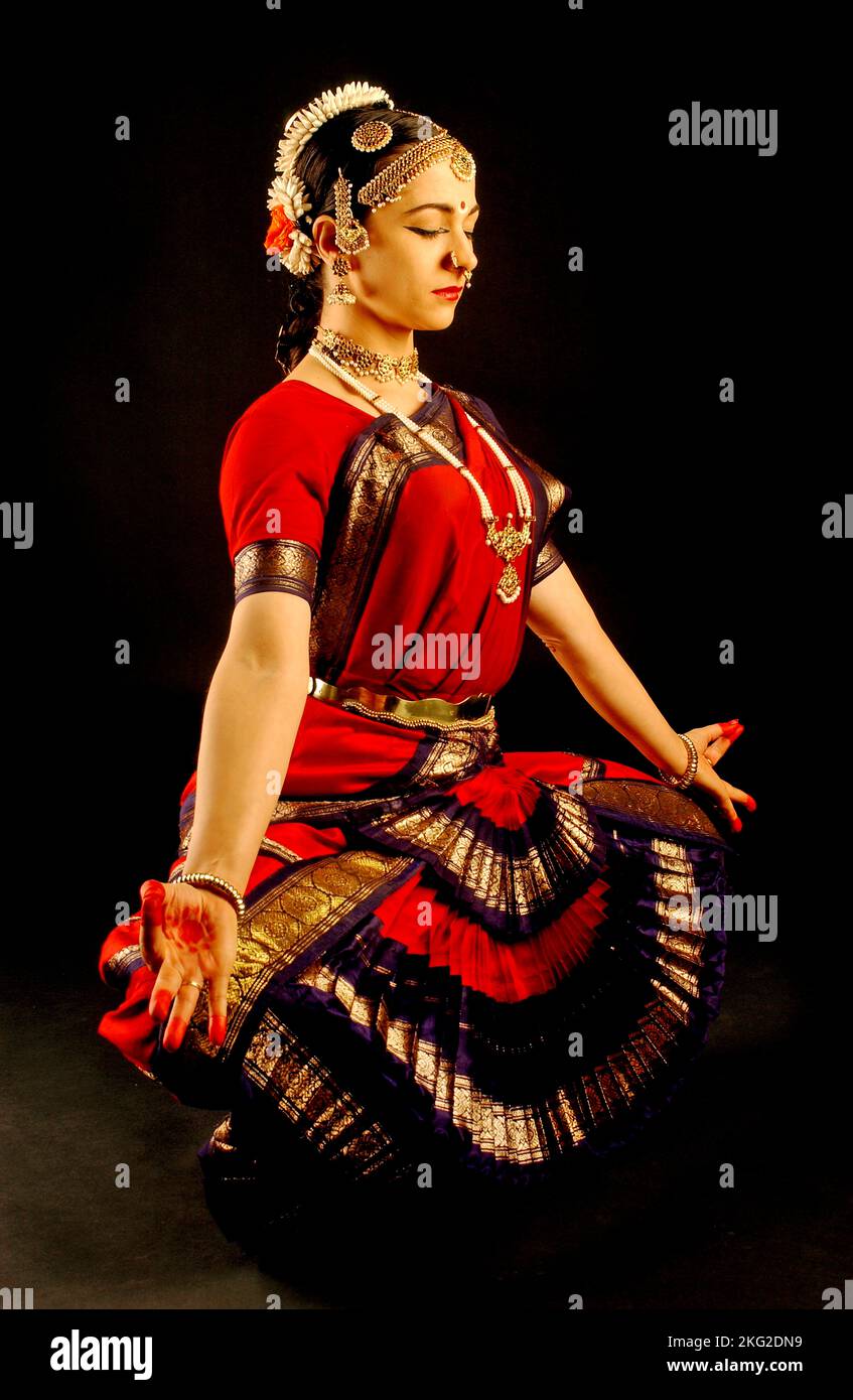 Bharata Natyam dancer in Paris, France Stock Photo - Alamy