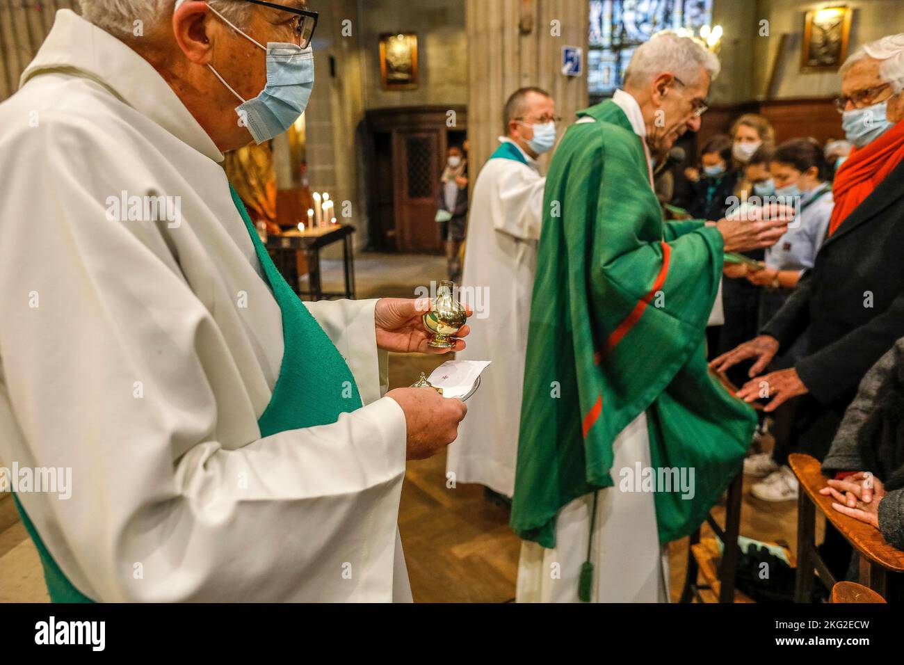 Sunday mass in Saint Philippe du Roule catholic church, Paris ...