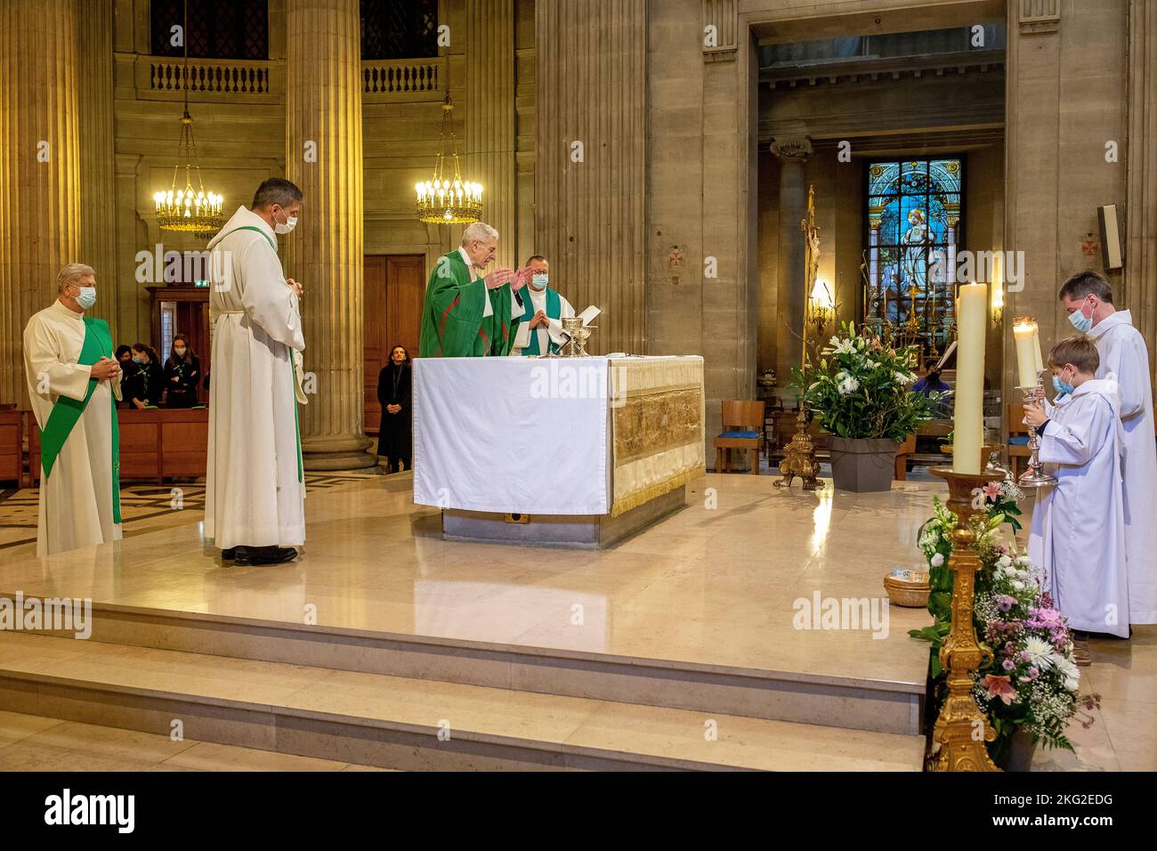 Sunday mass in Saint Philippe du Roule catholic church, Paris Stock ...