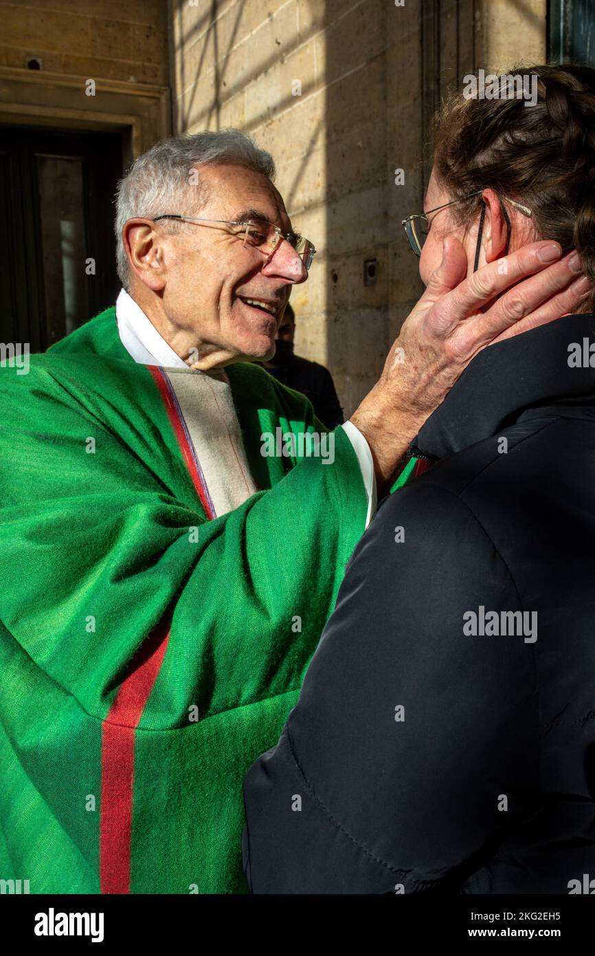Catholic priest with people after mass hi-res stock photography and ...