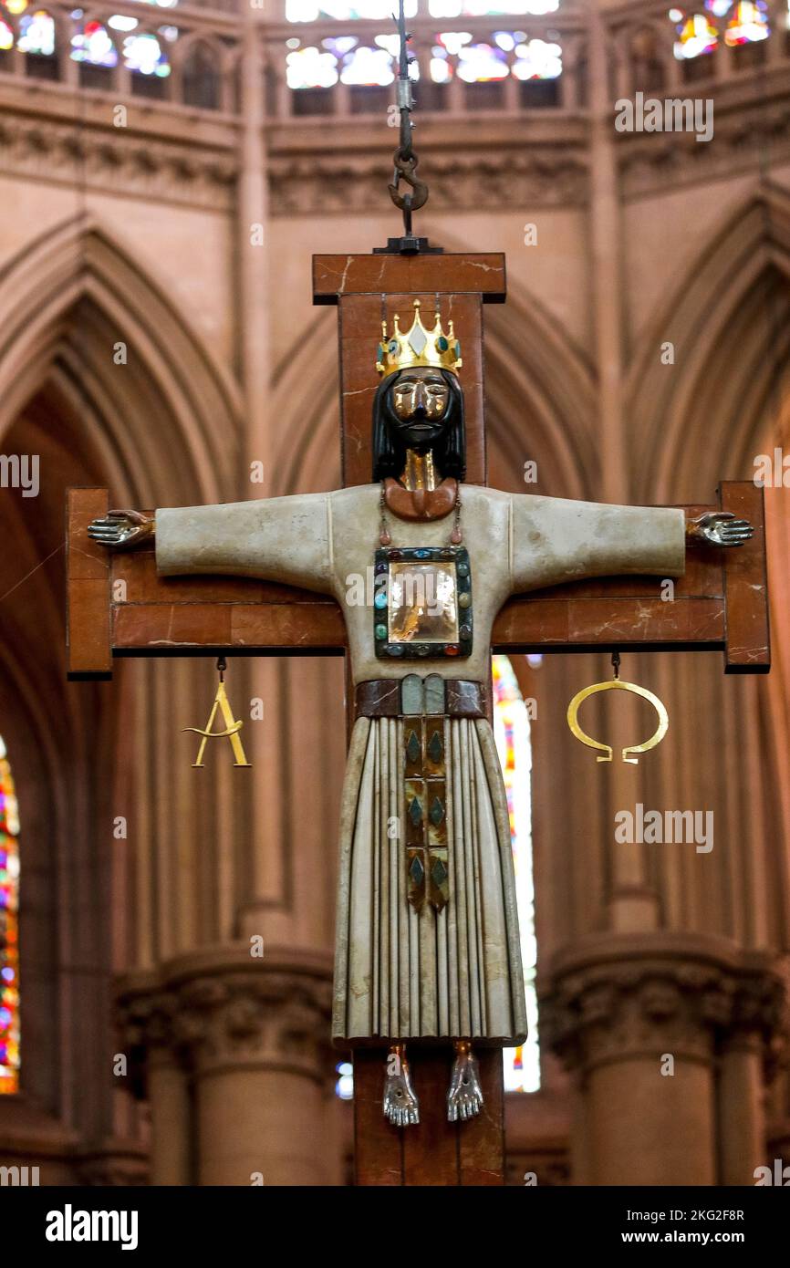 Jesus Christ sculpture in Saint Julien cathedral, Le Mans, France Stock Photo - Alamy