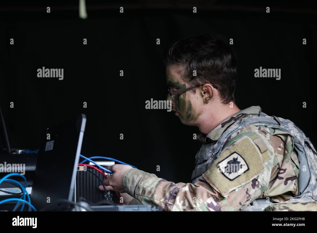 Soldiers from the 50th Expeditionary Signal Battalion-Enhanced (ESB-E ...