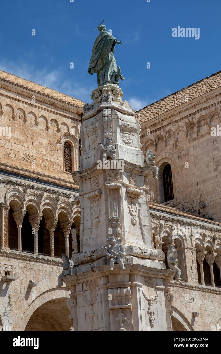 Cathedral bitonto italy hi-res stock photography and images - Alamy