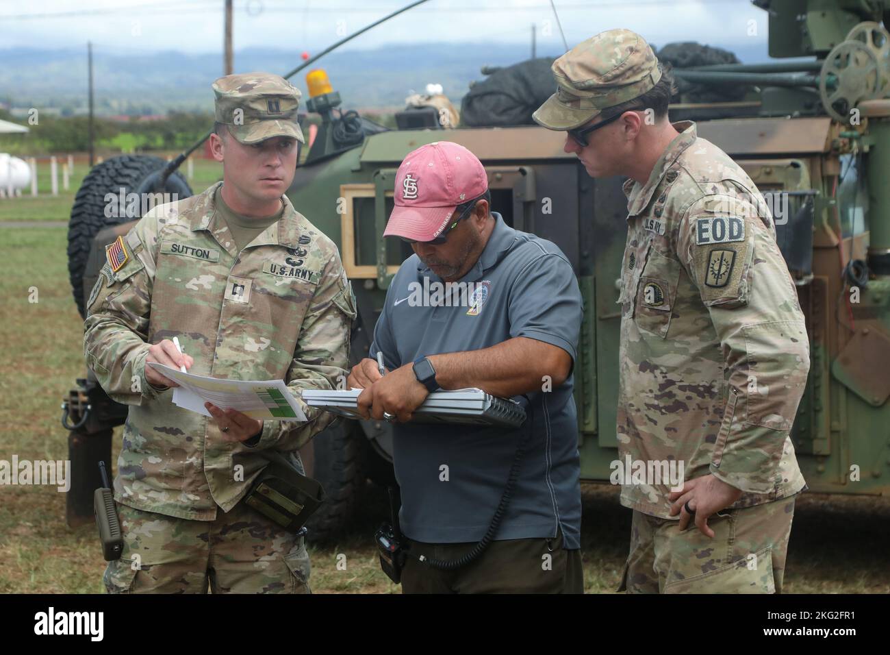 Civilian technicians assist Soldiers assigned to to 65th Brigade ...