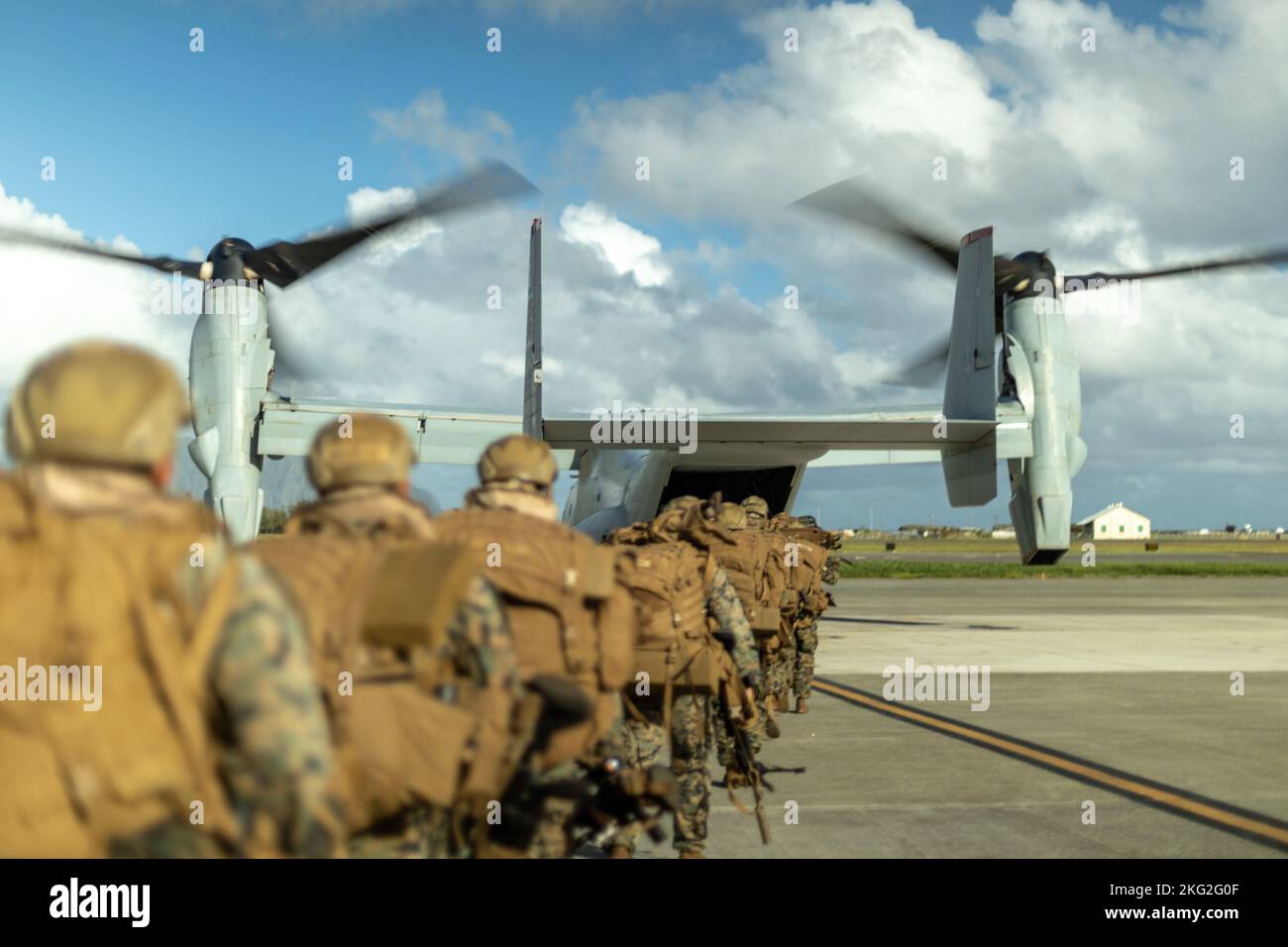 U.S. Marines with 3d Littoral Combat Team, 3d Marine Littoral Regiment ...