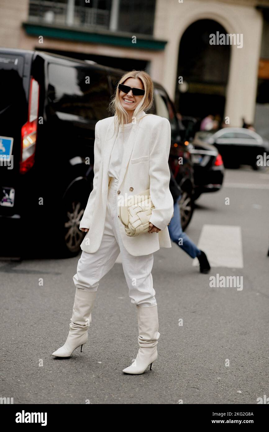 Street style, Elizabeth Sulcer arriving at Thom Browne Spring Summer ...