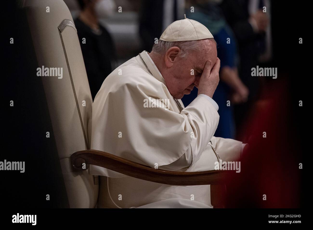 Pope Francis presides over the Easter Vigil in St. Peter's Basilica ...