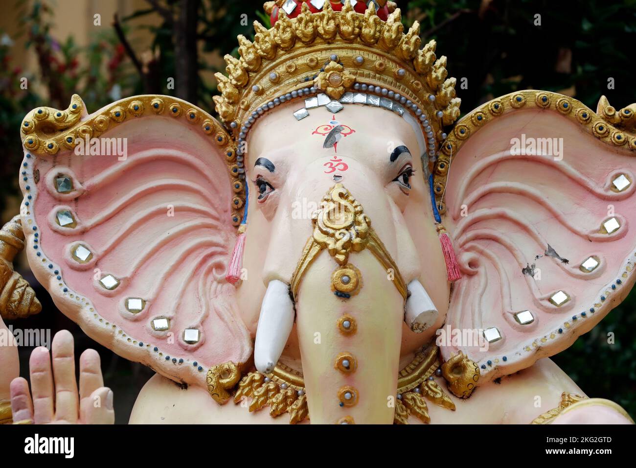 Wat Ounalom monastery. Ganesh statue, the hindu elephant god. Phnom ...