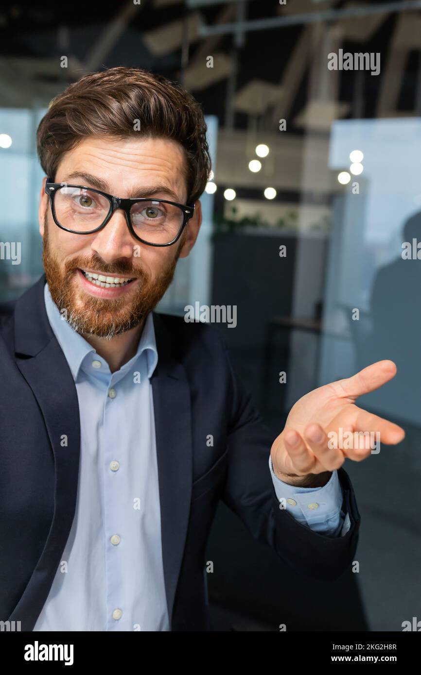 Vertical video company manager using hi-res stock photography and images - Alamy