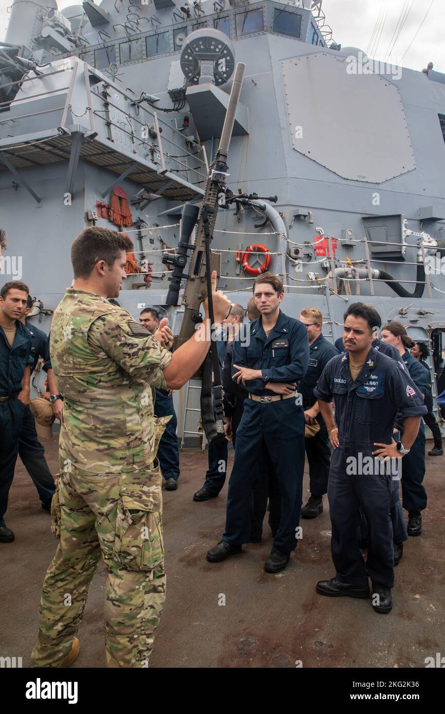 U.S. Soldiers assigned to 2nd Battalion, 1st Special Forces Group ...
