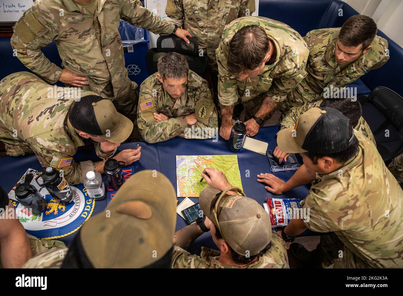 U.S. Soldiers assigned to the 2nd Battalion, 1st Special Forces Group ...