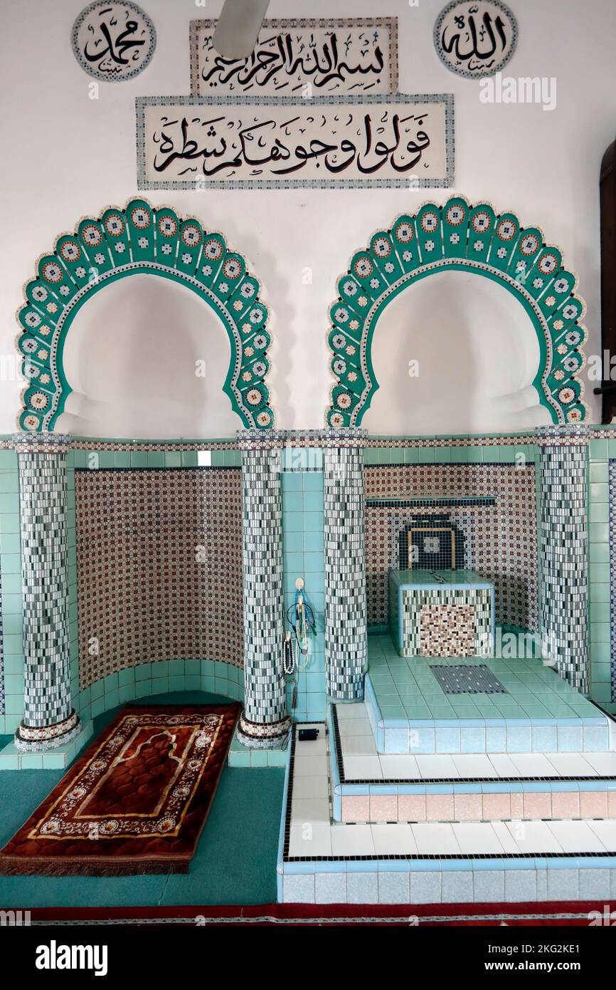 Mubarak mosque. Prayer hall with minbar and mihrab. Architecture. Chau ...