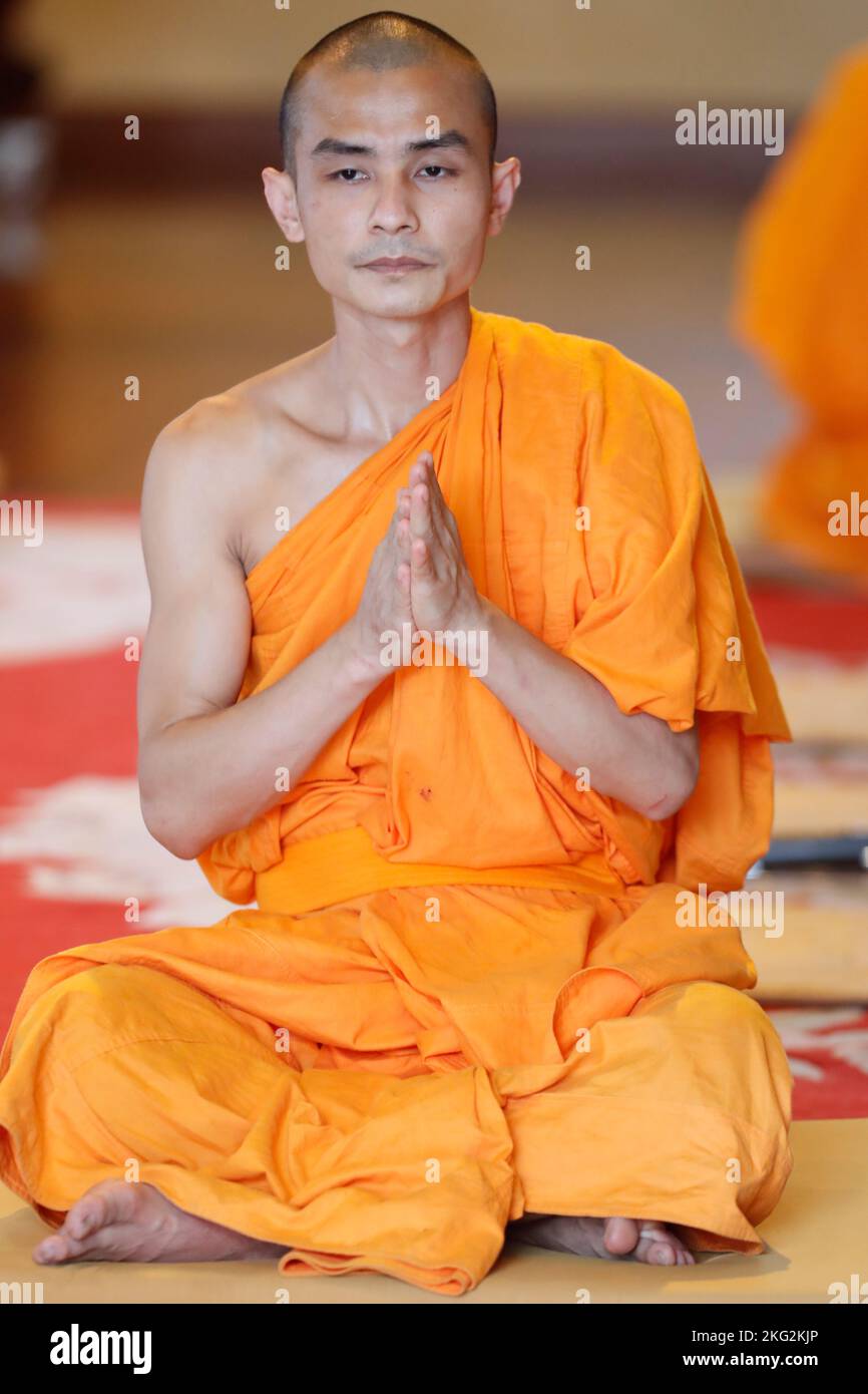 Buddhist monk rituals hi-res stock photography and images - Alamy
