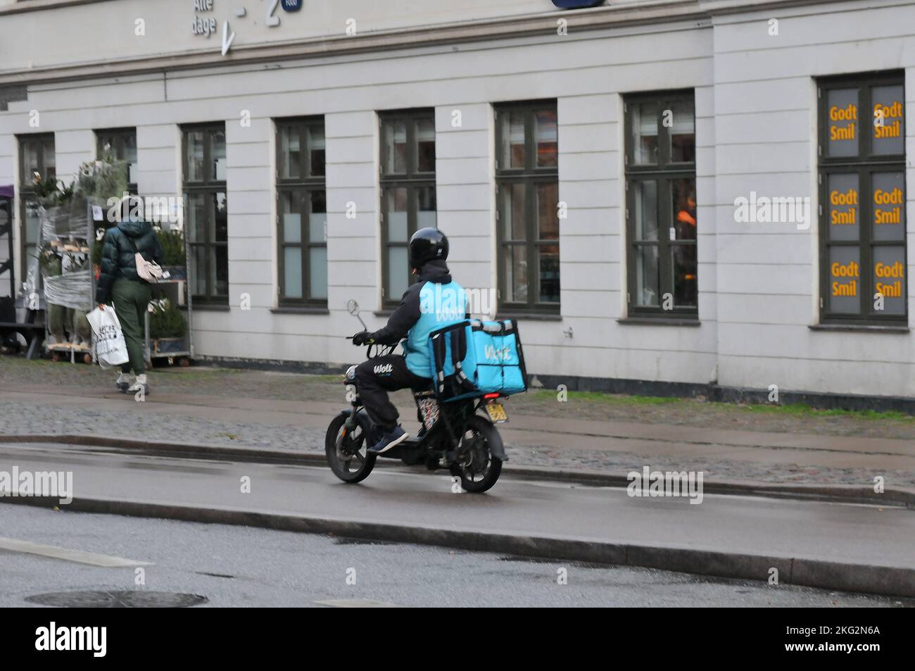 Copenhagen/Denmark/21 November 2022/ Wolt partner food delivery bikers ...