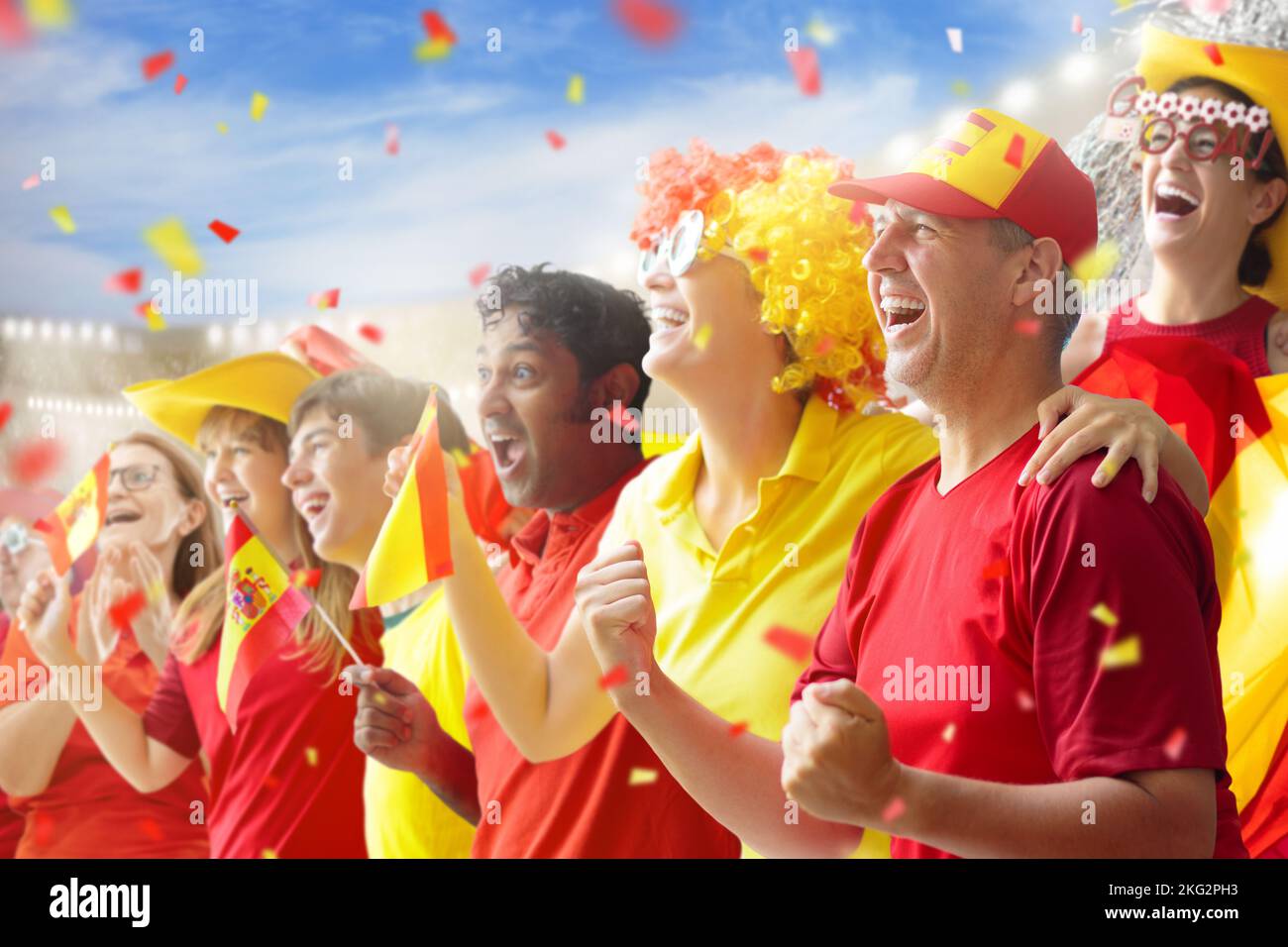Spanish soccer fans cheer team hi-res stock photography and images - Alamy