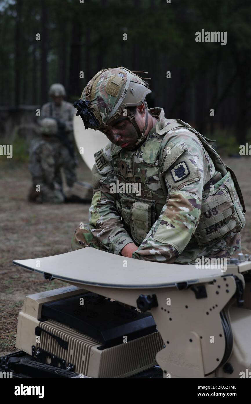 Soldiers from the 50th Expeditionary Signal Battalion-Enhanced (ESB-E ...