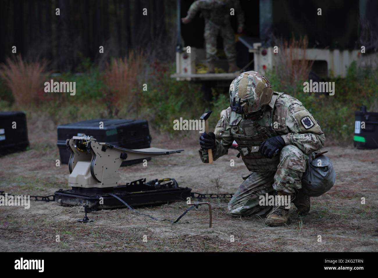 Soldiers from the 50th Expeditionary Signal Battalion-Enhanced (ESB-E ...