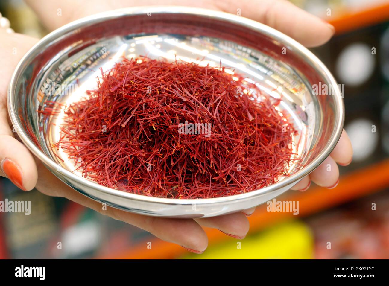 Red threads hi-res stock photography and images - Alamy