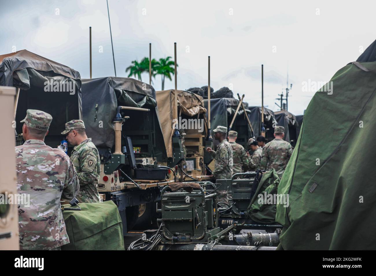 U.S. Army Soldiers from 2nd Battalion, 11th Field Artillery Regiment ...