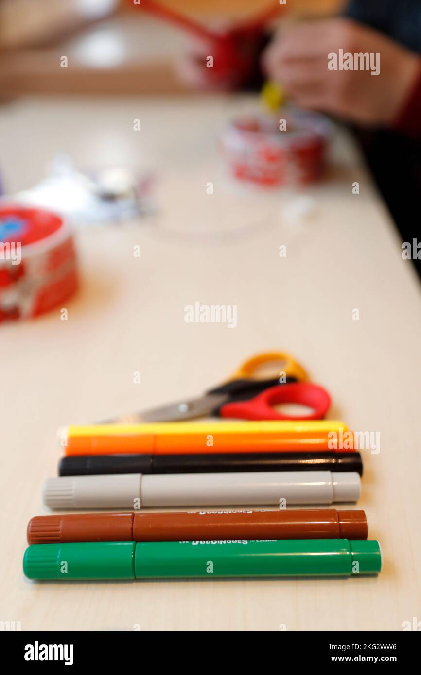 A set of multi-colored markers. Primary school Stock Photo - Alamy