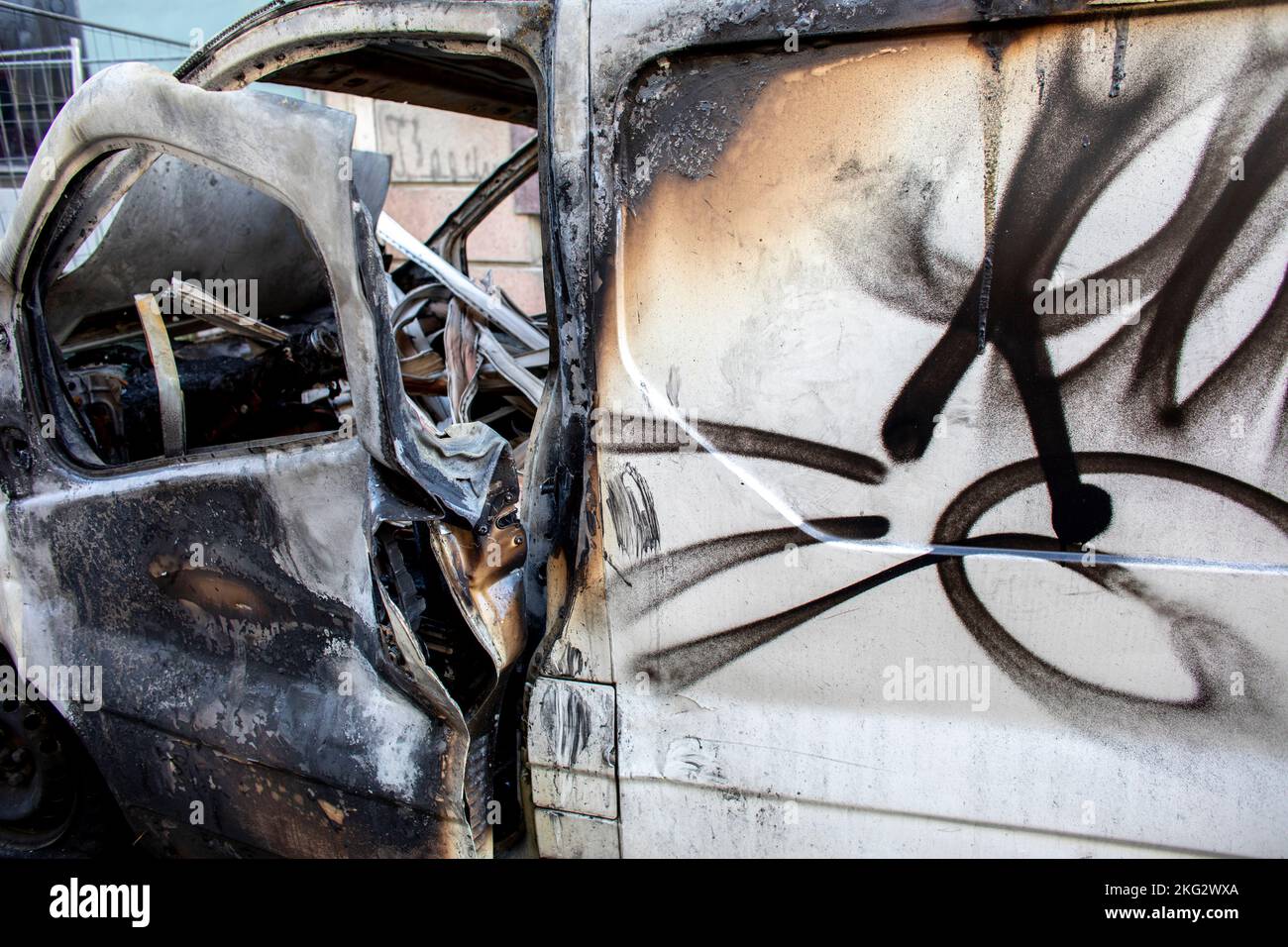 Burnt van in Paris, France Stock Photo - Alamy