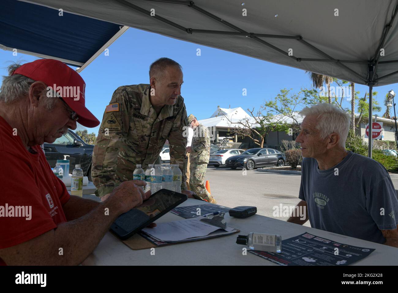 Major General William (Butch) H. Graham (center), U.S. Army Corps of ...