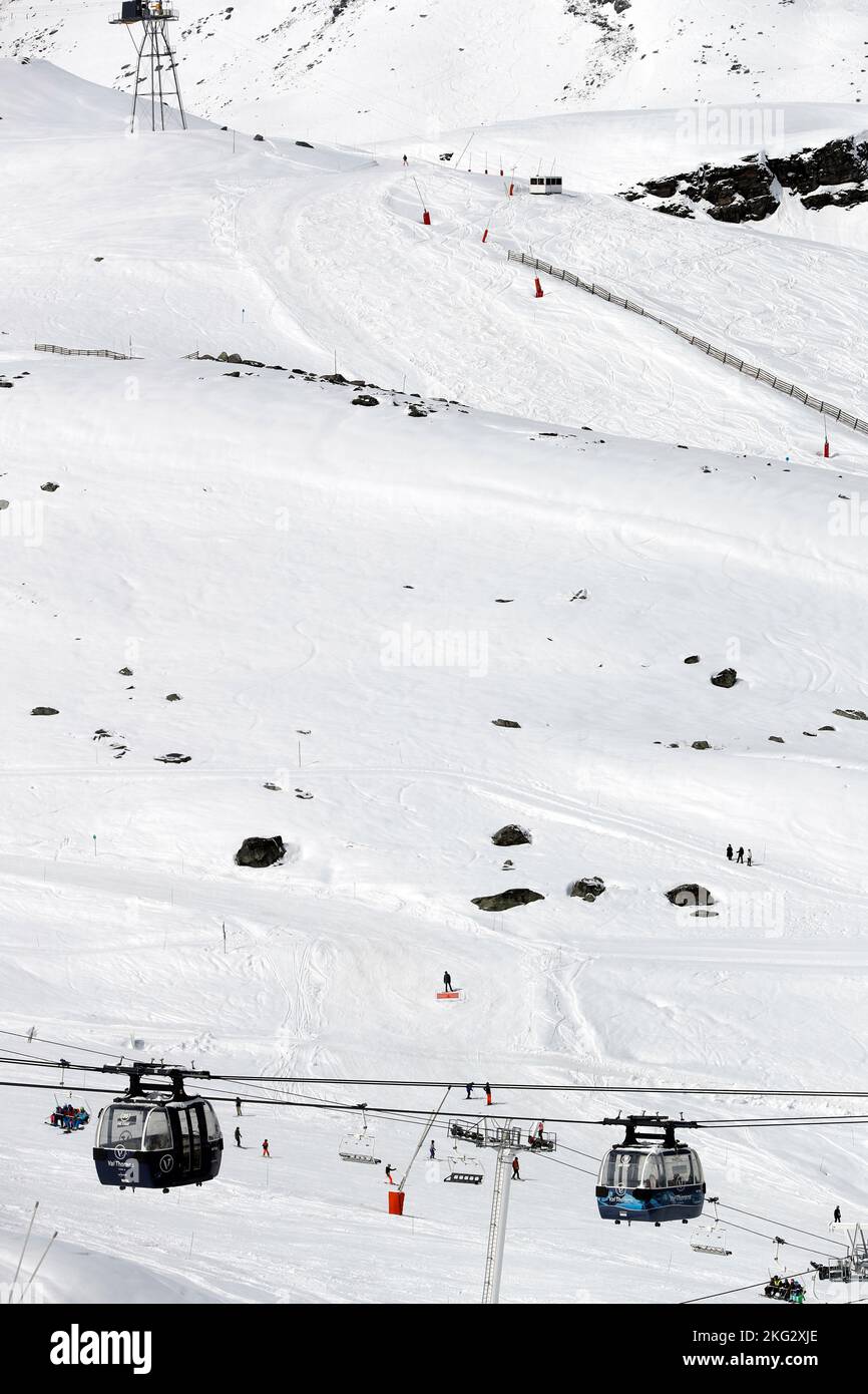 Val Thorens ski resort, 2300m, in the Three Valleys (Les Trois Vallees ...