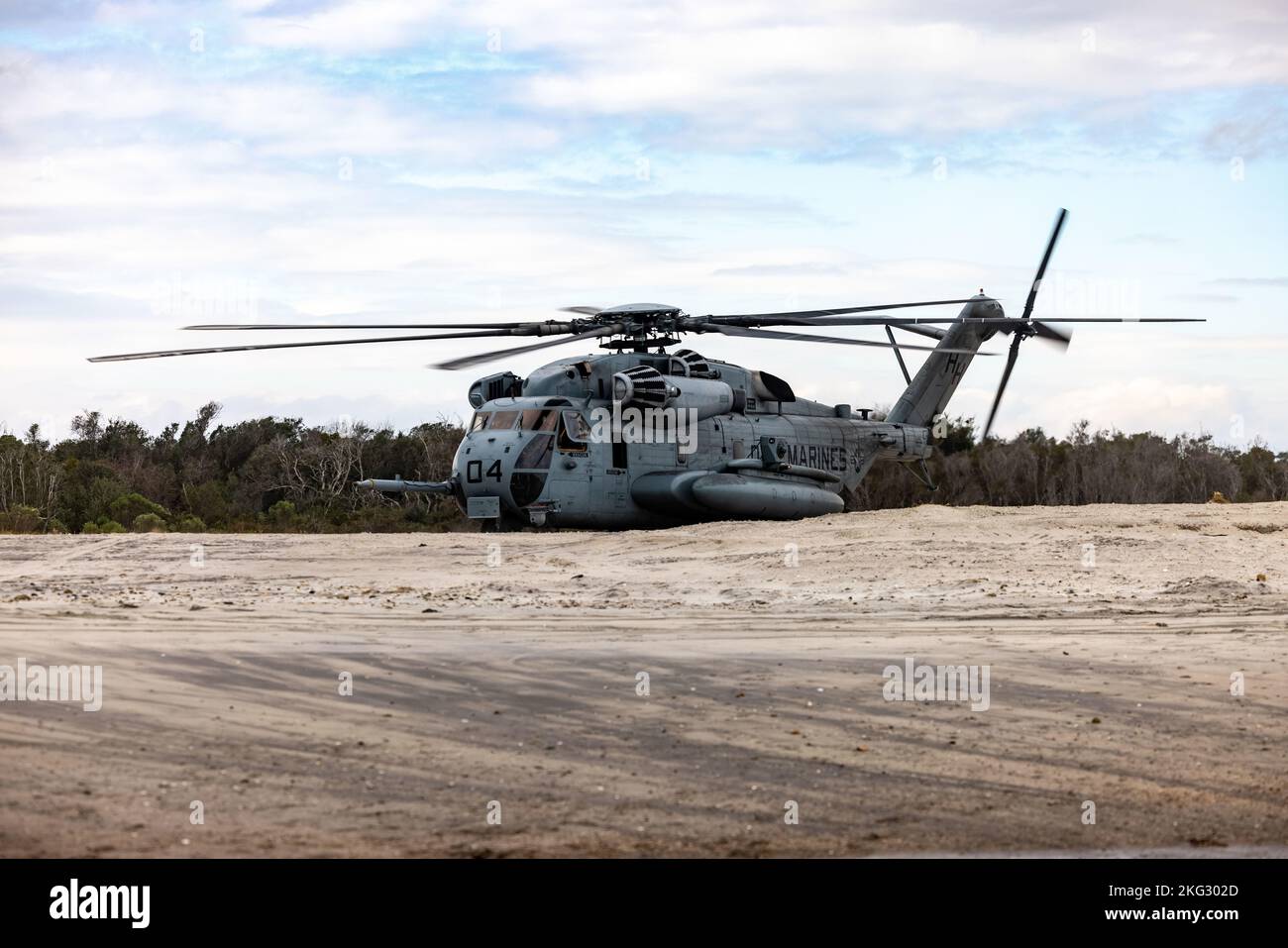 A CH-53E Super Stallion helicopter assigned to Marine Heavy Helicopter ...