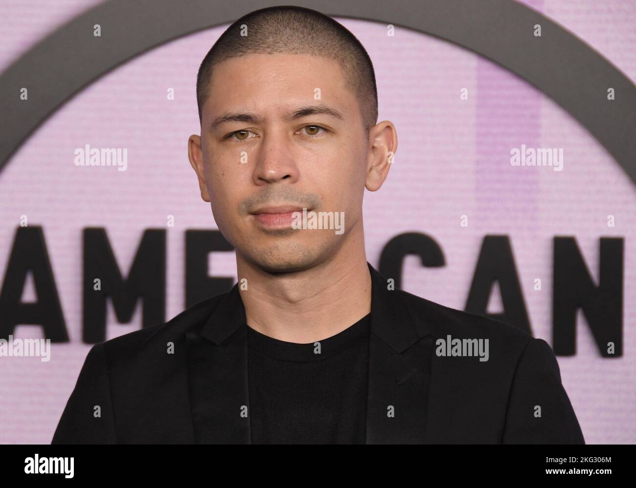 Noel Miller arrives at the 2022 American Music Awards held at the ...