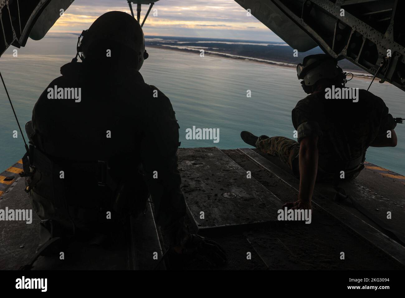 U.S. Marines with Marine Heavy Helicopter Squadron (HMH) 366, 2nd ...