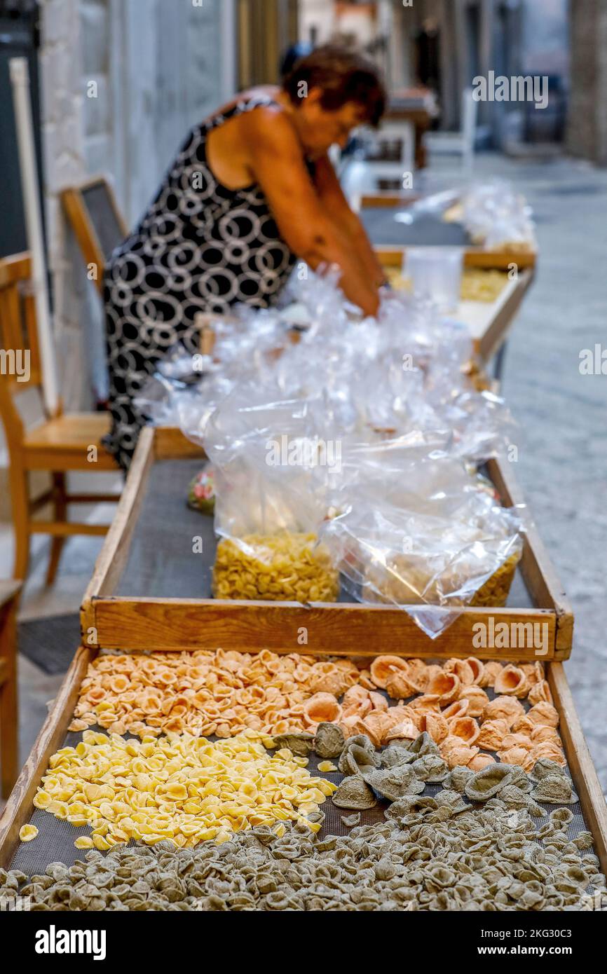 Making pasta bari puglia italy hi-res stock photography and images - Alamy