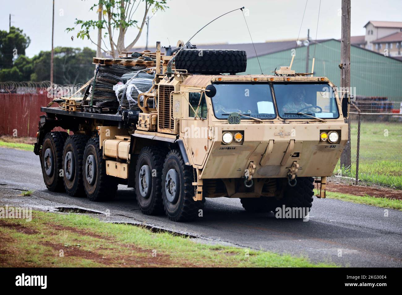 Soldiers in 524th Division Sustainment Support Battalion, 25th DSB ...