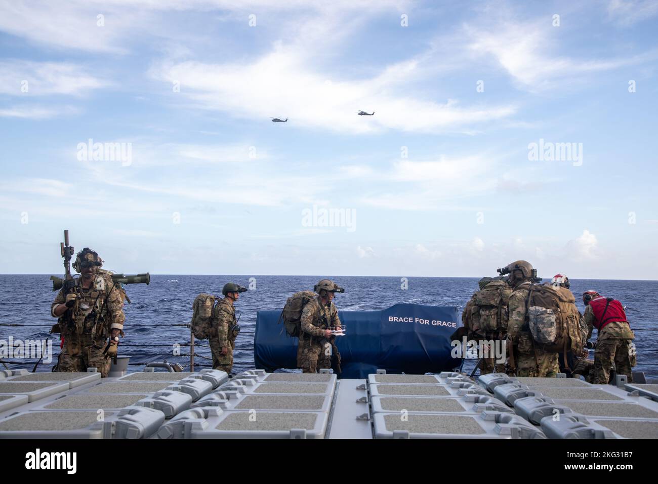 U.S. Soldiers assigned to the 2nd Battalion, 1st Special Forces Group ...