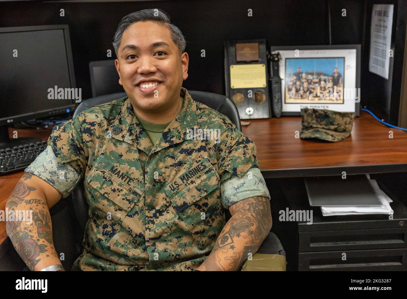 U.S. Marine Corps Staff Sgt. Christopher Mante, a Chicago, Illinois ...