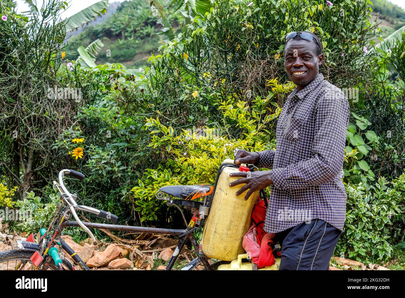 Homme rwandais hi-res stock photography and images - Alamy
