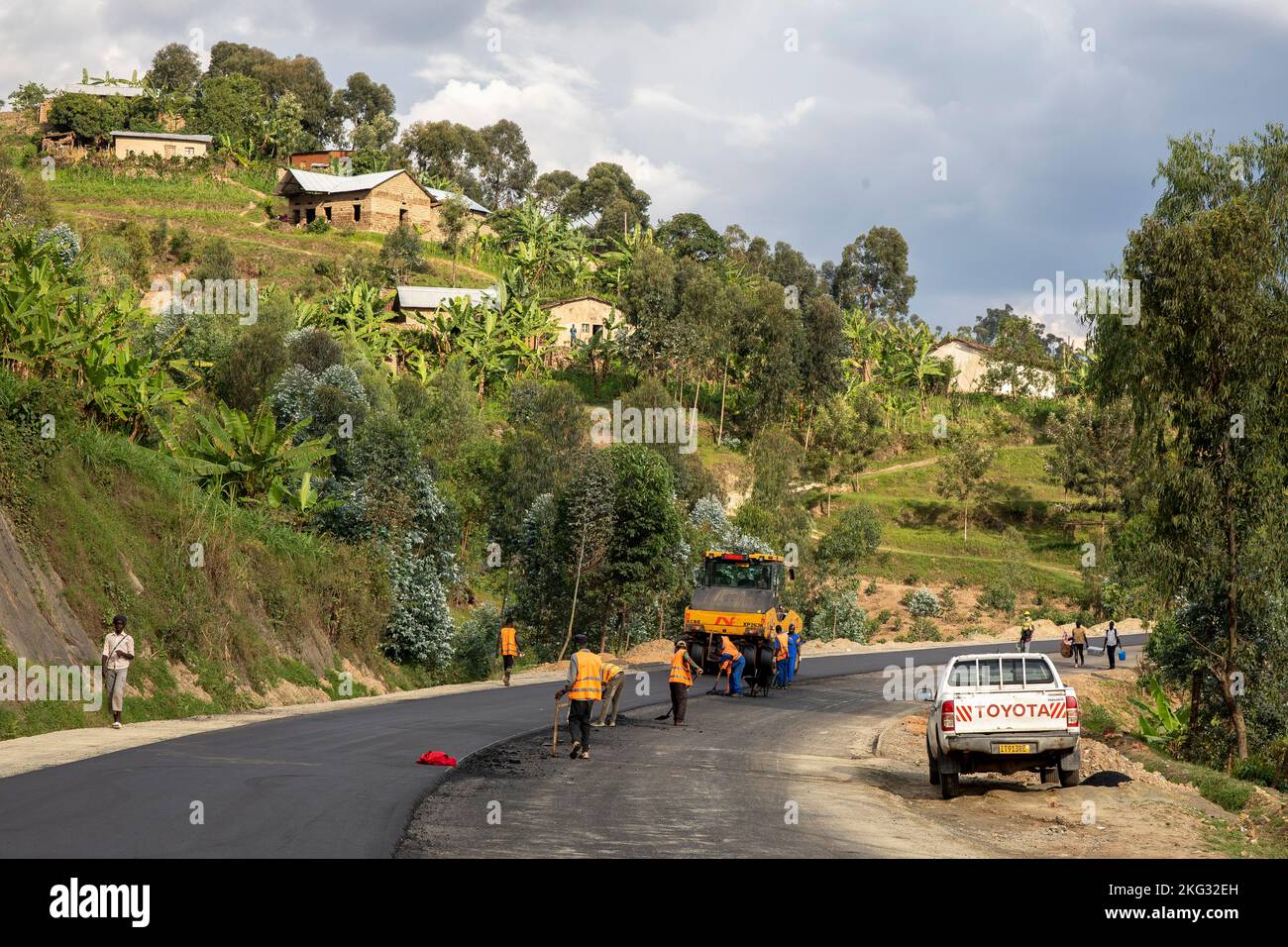 Roadworks in western Rwanda Stock Photo - Alamy