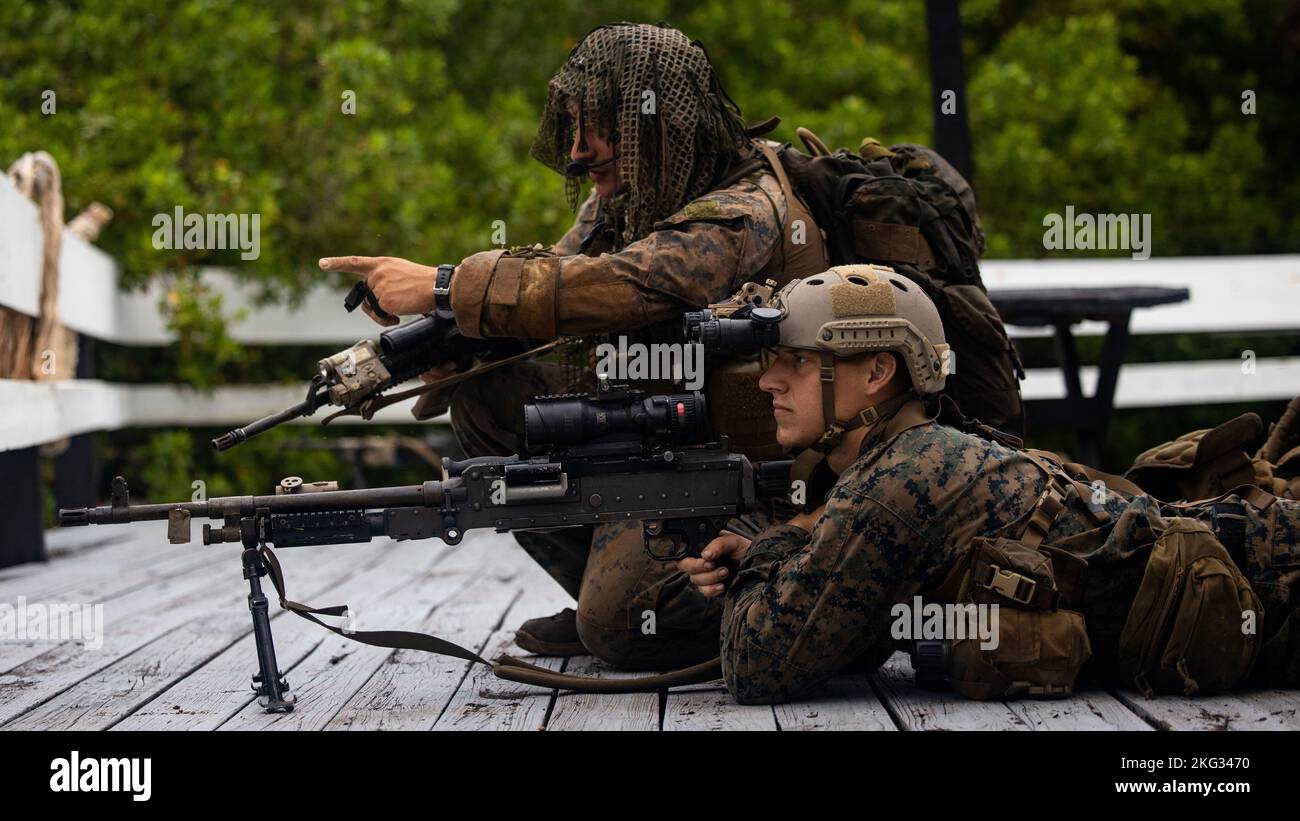 U.S. Marines with 2d Reconnaissance Battalion, 2d Marine Division ...