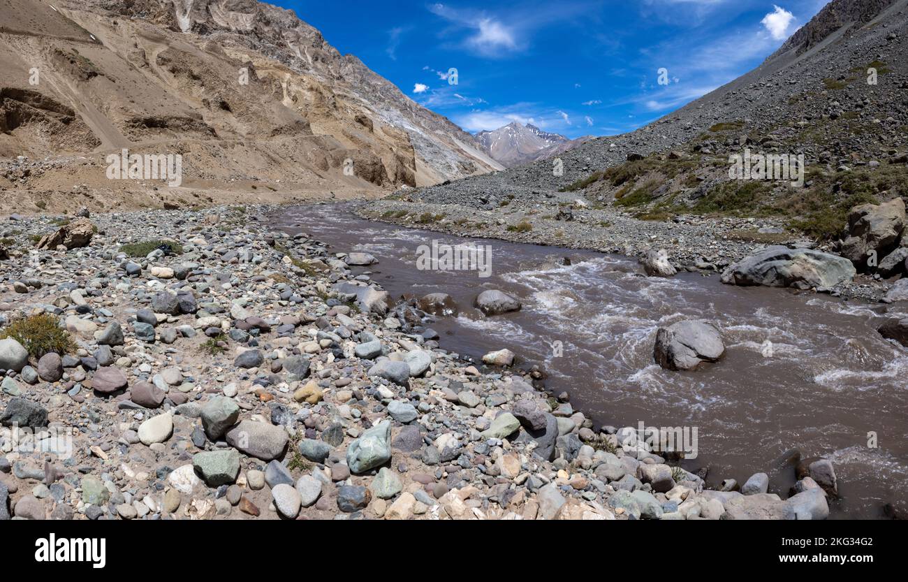 Rio maipo hi-res stock photography and images - Alamy
