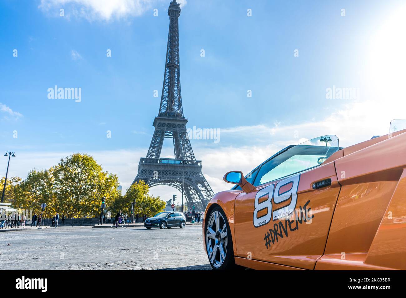 Car in front eiffel tower hi-res stock photography and images - Alamy
