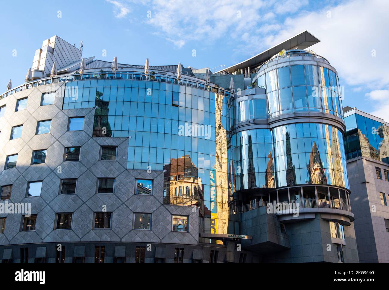 St Stephen's Cathedral reflected in the Haas Haus in Vienna, Austria ...