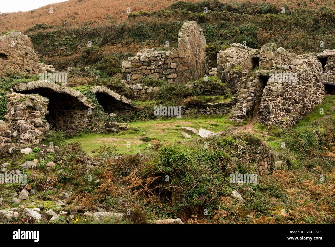 Ruins of Cornish tin mining industry.Cot valley Stock Photo - Alamy