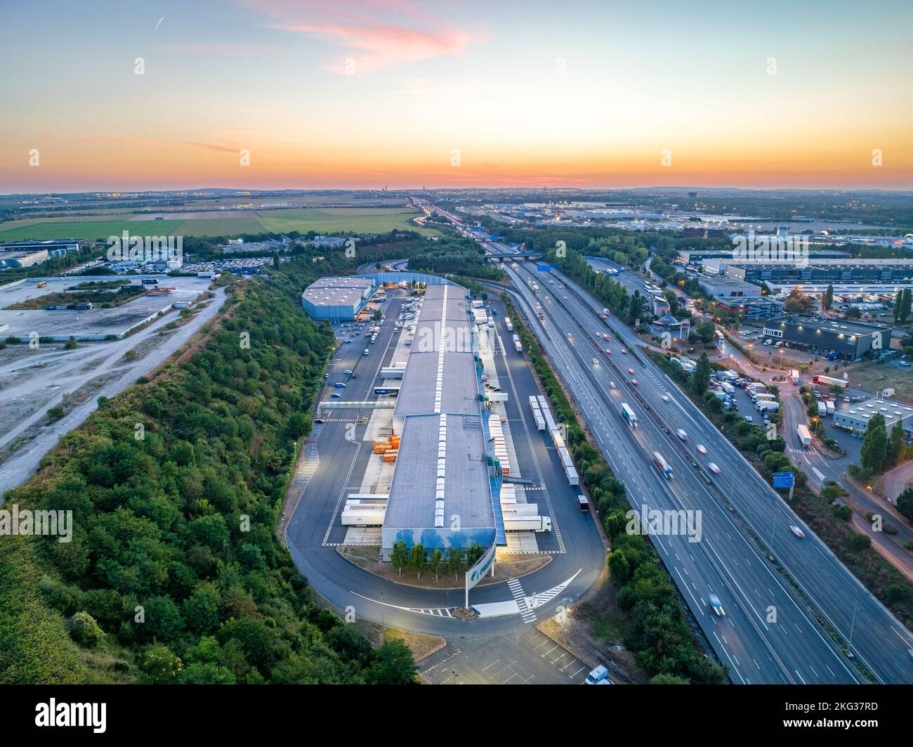 Aerial view of roof delivery hi-res stock photography and images - Alamy