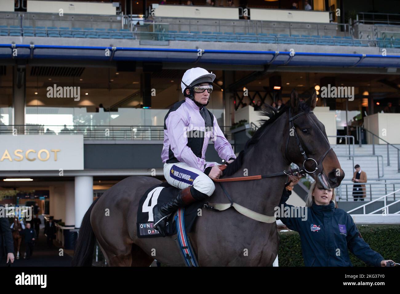 Jamie moore jockey 2022 hi-res stock photography and images - Alamy