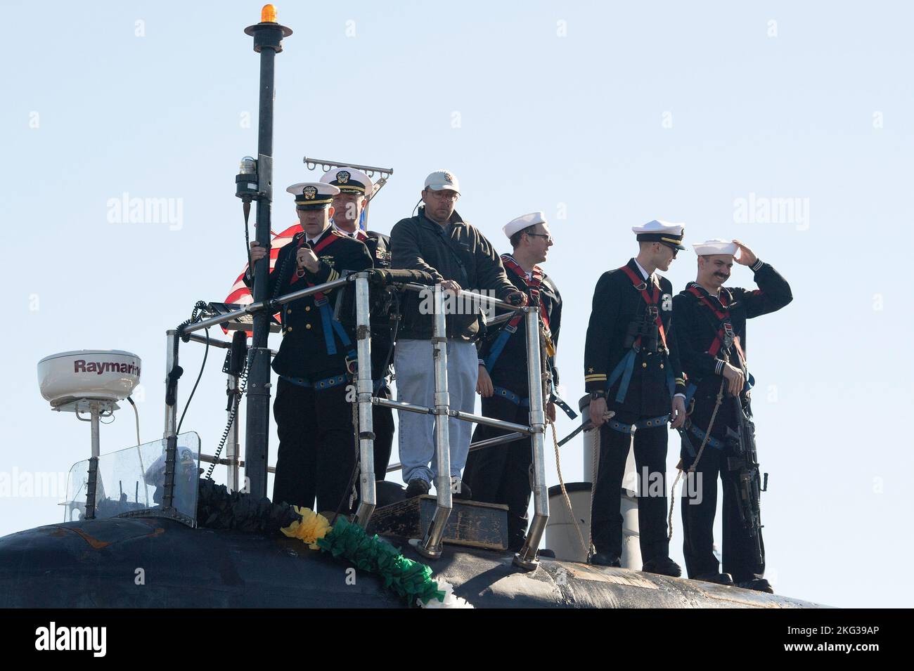 Crew members assigned the Virginia-class submarine USS North Dakota ...