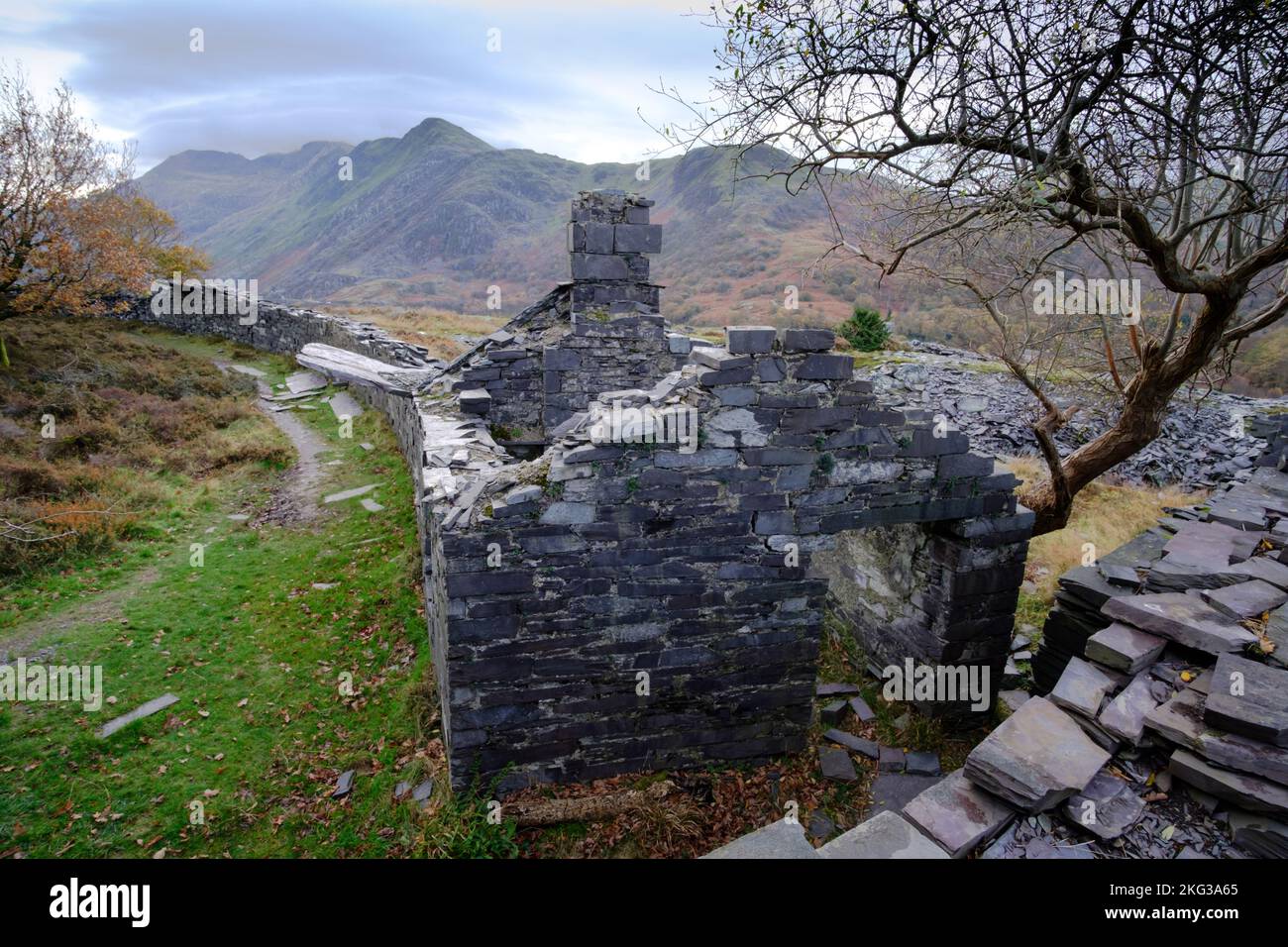 An Autumn walk around Dinorwic slate quarry in Llanberis, Snowdonia ...