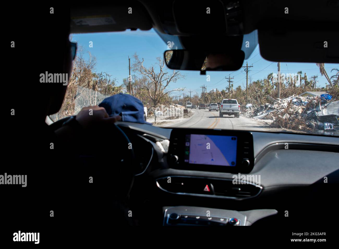 Members of the Coast Guard Pacific and Gulf Strike Teams travel to ...