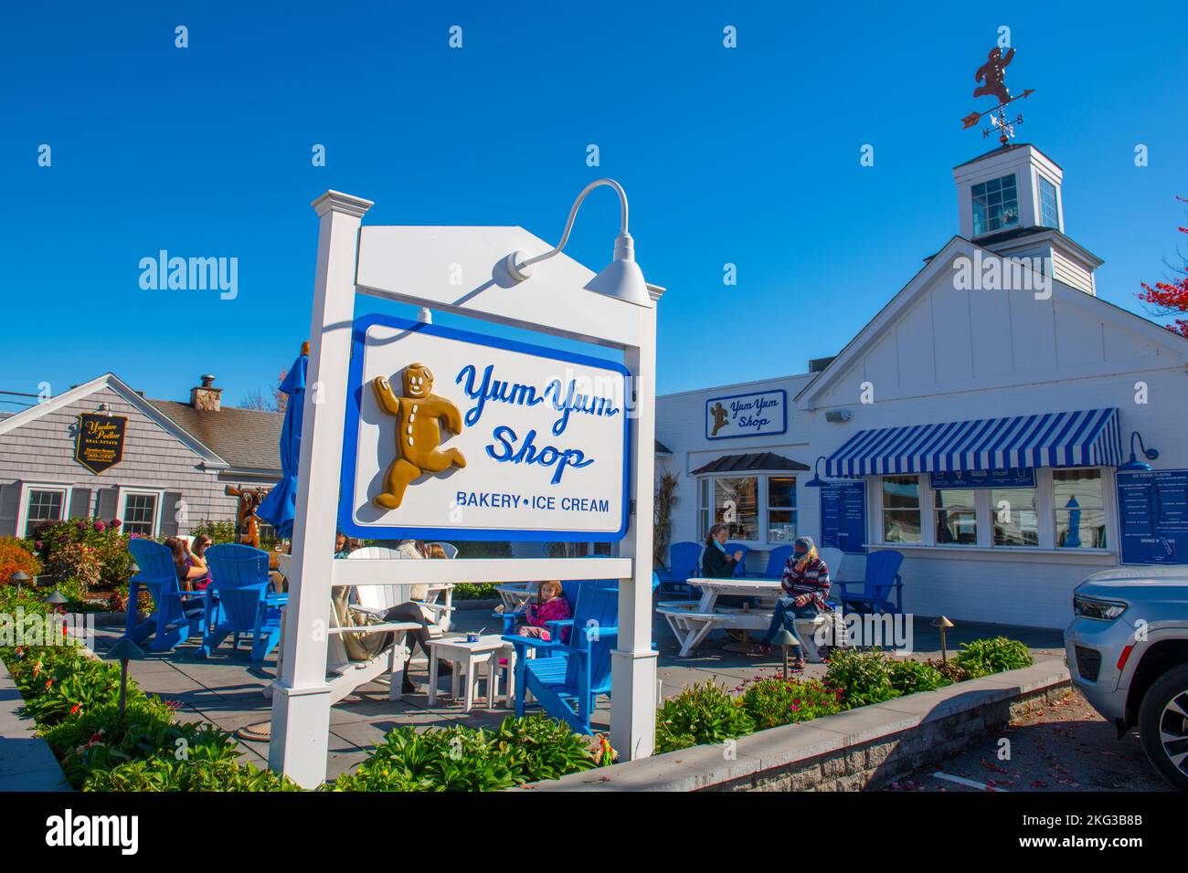 Yum Yum Bakery Ice Cream Shop in fall at 16 N Main Street in historic ...