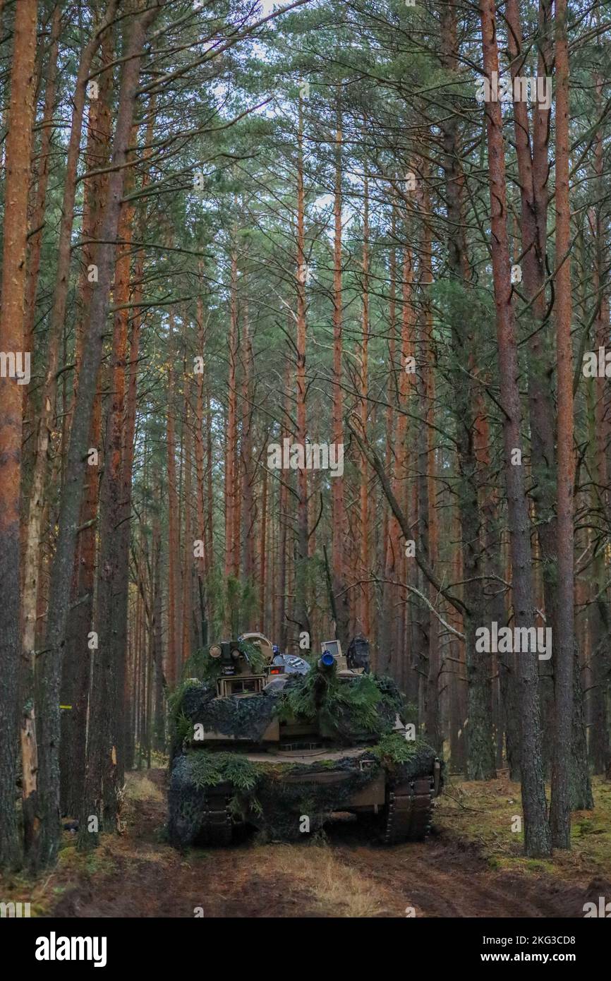 U.S. Soldiers assigned to Ares Company, 1st Battalion, 66th Armor ...