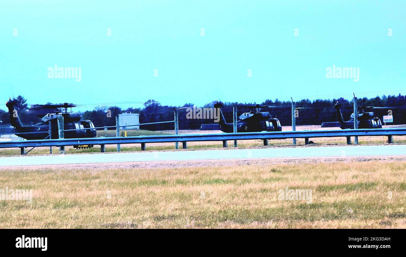 Aircrews with the Minnesota National Guard operate UH-60 Black Hawk ...