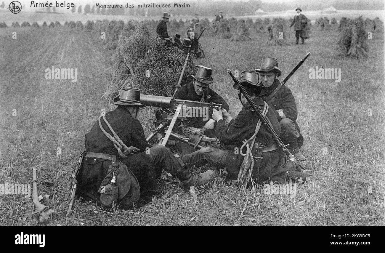 Belgian maxim gun crew ww1 Stock Photo - Alamy